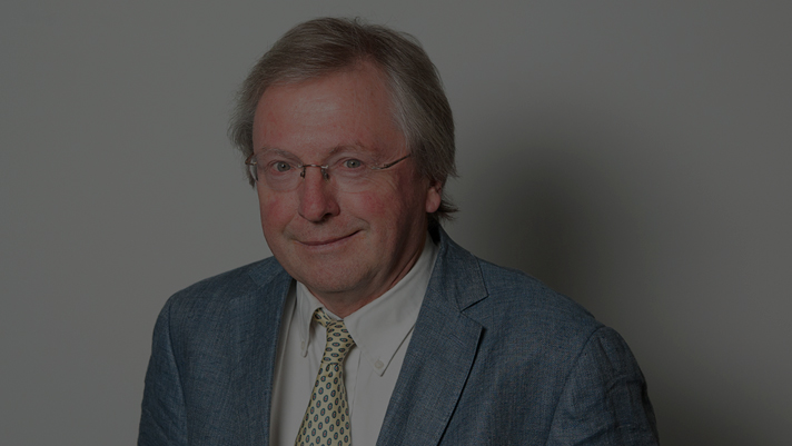 Profesor Angus Dalgleish: test na COVID to "histeria"