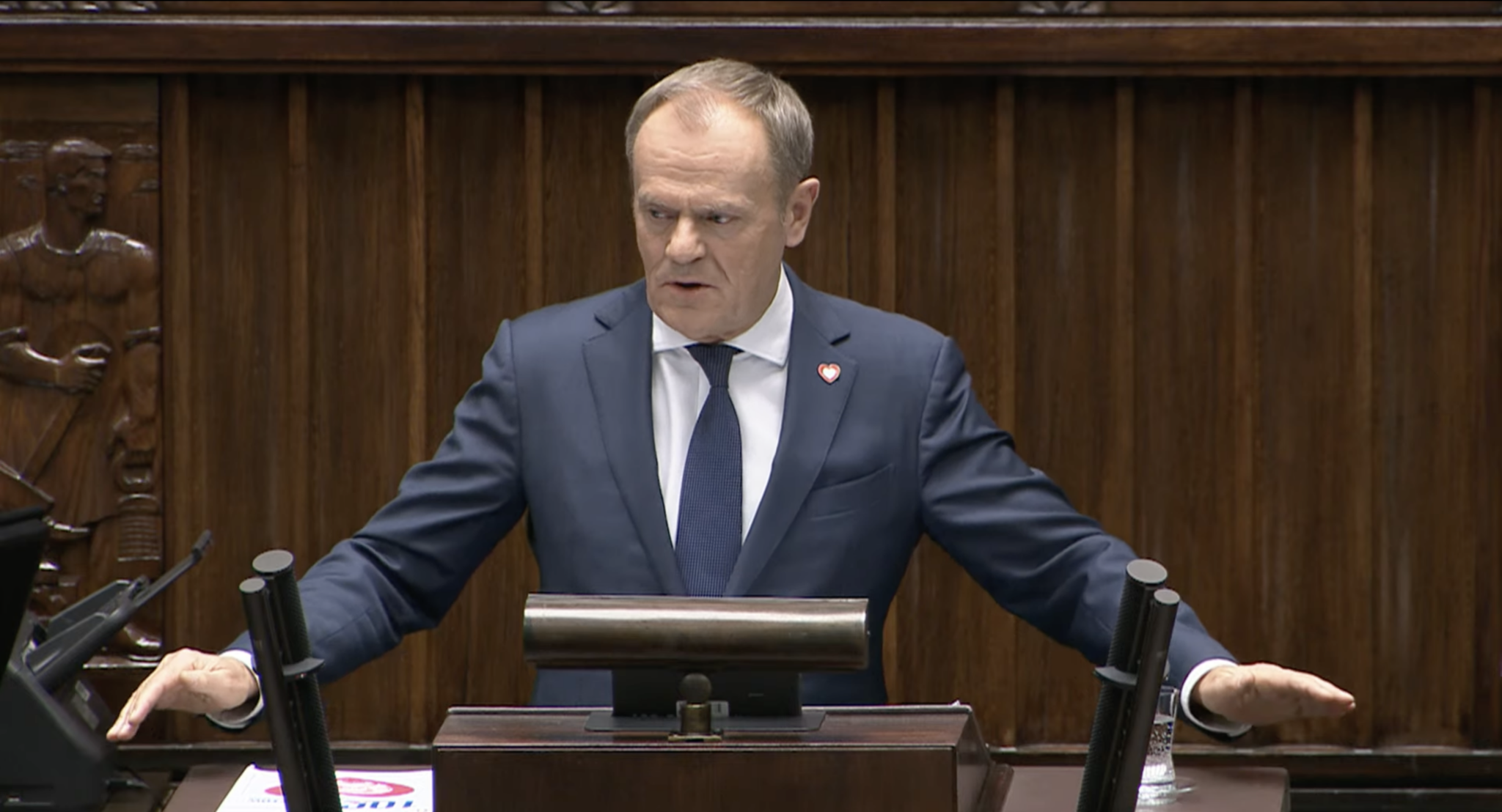 Tusk zatwierdził dymisję wszystkich szefów służb specjalnych