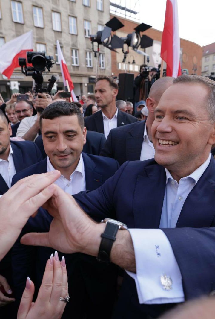 Tatuaże Karola Nawrockiego. Co skrywa kandydat PiS na prezydenta? (WEBSTORIES)